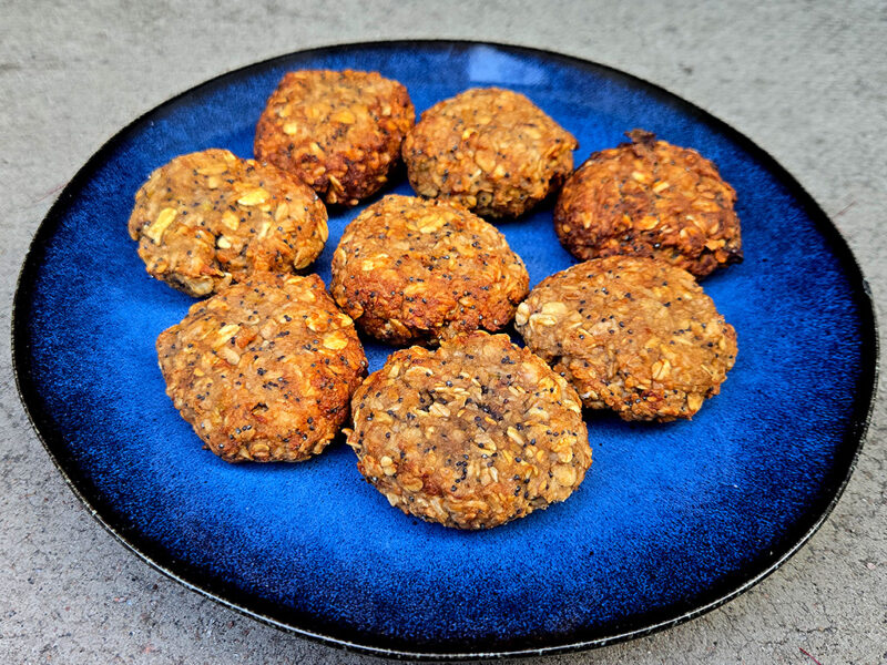 Lemon and Poppy Seed Oat Cookies | CookTogether